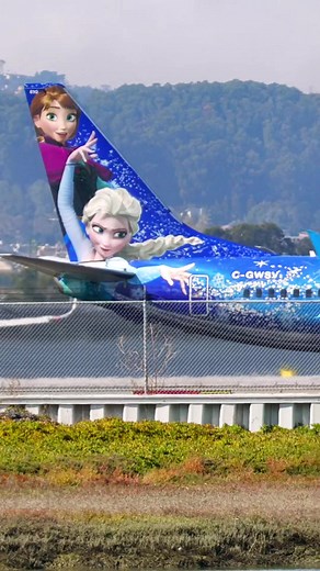 WestJet Boeing 737-800 Frozen Livery Takeoff at SFO to Calgary