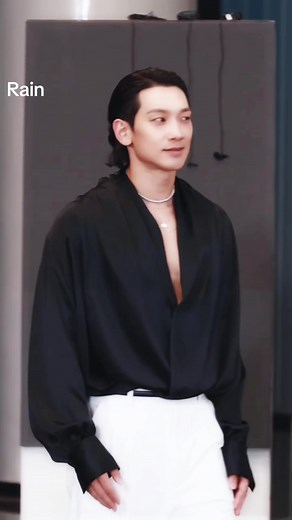 Mesmerizing Rain Kpop Dance Performance