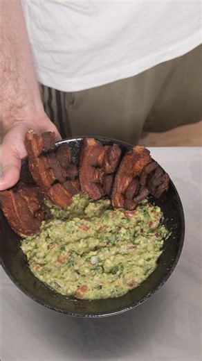 Chicharrones with guacamole #pork #guacamole #mexicanfood #food #cooking #recipe #easyrecipe