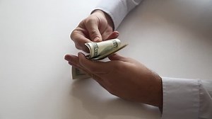 Comptage des dollars contrefaits : vidéo de stock (100 % libre de droit) 5449667 | Shutterstock