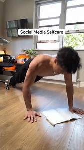 Möchten Sie sich jeden Tag glatt und gepflegt fühlen? GILLETTE LABS – eine der lohnendsten Investitionen, die Sie machen können! Jede Klinge verfügt über 5 ultrascharfe Klingen und hält für bis zu 30 Rasuren. Es ist Zeit, den Unterschied selbst zu erleben! #gillettelabs #thebestamencanget #rasur #fürdasbesteimmann #madeinberlin | Gillette D-A-CH