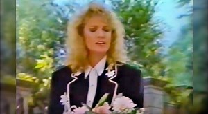 Tanya Tucker Performs 'Amazing Grace' At Patsy Cline's Gravesite