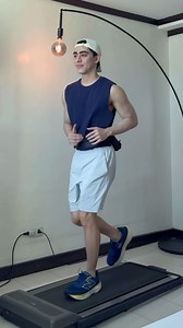 The perfect gift for every runner this holiday! 🎁 It’s stylish and functional at the same time! With its Fresh Foam features, you can really feel comfort with every step even when you run! 🏃 Check out #outfit and get yours now! @newbalance | Gab Gutierrez