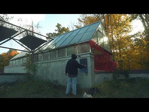 painting in a lost place I SonyA6400