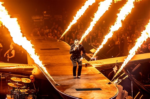 Apache 207 in Berlin: Plötzlich muss die Halle beim Konzert ganz leise sein - Berlin-live.de