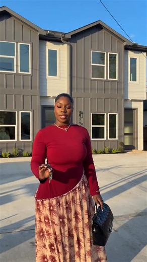 🚨 IT’S 2026 — STOP PLAYING 🚨 At just 23 years old, my client secured TWO properties for her first real estate purchase 🏡🏡💰 This isn’t luck — this is strategy, discipline, and generational wealth in motion 📈✨ I’m beyond proud of you for making power moves early. The foundation is set, and this is only the beginning 🙌🏽 If you’re watching this… take notes 👀 ⸻ Follow @norisoldit @norisolditteam – always accepting new clients Looking to Buy, Sell, Lease or Build? Click 🔗 in my bio to schedu