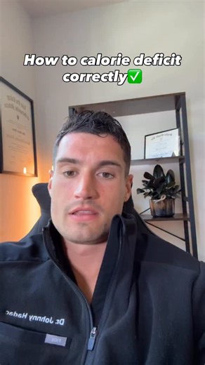 Johnny Hadac on Instagram: "🔥 How to Effectively Calorie Deficit A lot of people believe that simply eating less food will automatically make them lose weight. At first, it might seem to work, but most people end up feeling tired, hungry, and unmotivated. Eventually, they give up and gain the weight back because their bodies are running on empty. The truth is that lasting fat loss comes from creating a sustainable calorie deficit, not starvation. You do not need to eat as little as possible — y