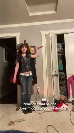 I’m 5 foot btw! #therian #wlw #alterhuman #viralvideos #viral #alt #makemefamous #subscribe #diy