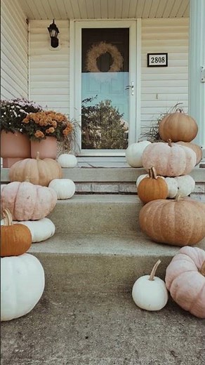 Creative Fall Decor Ideas for Your Front Porch with Pumpkins Outside