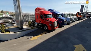 44K views · 1K reactions | #PERUMINxAUTOMUNDO  New FREIGHTLINER CASCADIA EURO 5. El lanzamiento más esperado en Perumin. Considerado el tracto camión más eficiente y rentable para el sector. Divemotor Camiones  Una PRIMICIA AUTOMOTRIZ de AUTOMUND磊 | AutoMundo Perú | Facebook