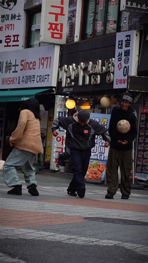 Zeem on Instagram: "Team combo 🇰🇷"