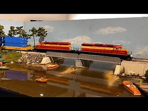 Florida East Coast Railway HO Scale Custom-Painted SD40-2s Pull Port Train