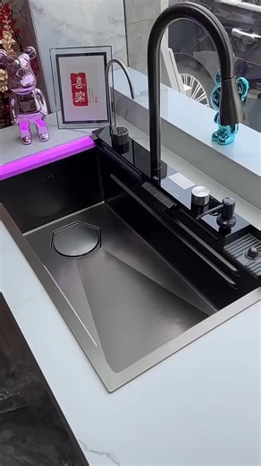 Tired of splashes and stains? The Honeycomb Digital Sink gives you powerful rinsing, digital control, and eco-friendly water flow — saving time and reducing waste. Crafted with precision, it’s not just a sink — it’s a statement of smart living. 🌿 Durable. Efficient. Beautiful. 👉 Upgrade your kitchen experience now! | Kurt Norton