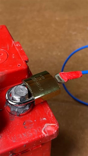 Padlock trick for battery terminal connection | Magic Hands Creations