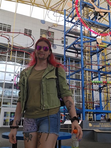 When to the museum of science and discovery put the pinball machine was broken 🥲 I was so upset 😭 I love watching the pinball go round. I used to come here a lot. And every time I had to stay outside and watch one green pinball, make the entire trip around the course.