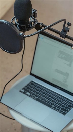 Cytotec (misoprostol) was originally developed for ulcers but is now widely used in reproductive health for medical abortions, cervical ripening, and labor induction 🩵 🎧 In Episode 145 we explore its journey, benefits, risks, and why off-label use in childbirth is common practice, essential insights for birth workers and anyone curious about modern obstetrics. #doulasoftheroundtable #doulapodcast #doulacommunity #cytotec | Doulas of the Roundtable