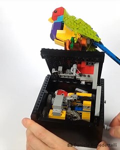 310K views · 5.3K reactions | This LEGO Technic build is turning heads – literally! Enjoy this mechanical creation   Daniele Benedettelli | LEGO | Facebook