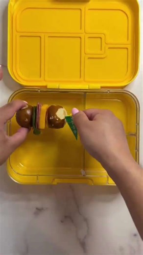 #pretzels #kidslunchbox #bentobox #lunchbox #tinatakeslunch #shorts #MyYouTubeRecipe #football