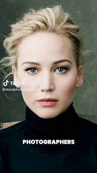 Capturing Iconic Portraits: Annie Leibovitz's Success Story