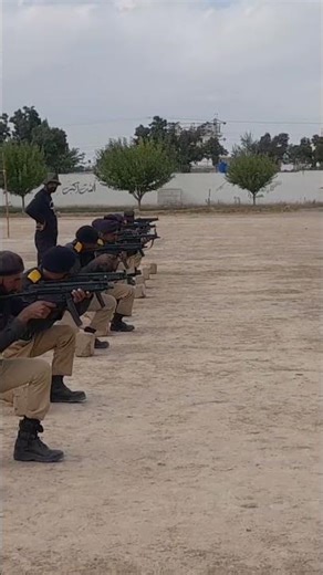 Balochistan police commandos tarning 9mm M5 gun fire#rtckalat #army #police#military #guns