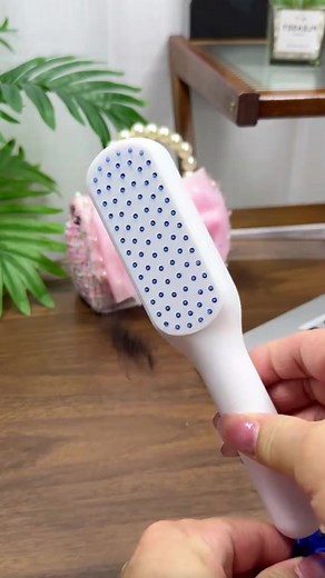 Smart comb #viral #viralvideo #viralvideo🔥 #trend #trending #viraltiktok #foryoupost #amazing #smartgadgets #smartgadget #viral_video #fyp #fypシ #explore #freepalestine🇵🇸❤️ #easy #lovepalestine🌹🇵🇸❤️