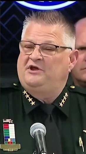 ELMO HAD ONE LAST MASSAGE UNTIL.... #tal_on #lordjk #elmo