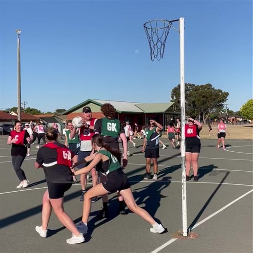 🏐 NETBALL GROUP B FINALS 🏐 16th December 6pm Semi final 1 : sweaty Betty’s V Hawkers Semi final 2 : Barooga Bandits V No Skill 7pm Grand final : winner of above games 6pm Placement games 5th Gurls v Goal Diggers 6th 7th Katty Tigers v Tids & Bibs 9th place : Hoop there is is (no game) | Skillzone Sports Pty Ltd