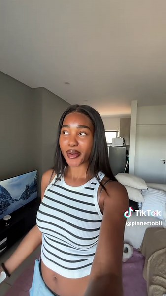 Teeth Whitening Tips for Graduation Day