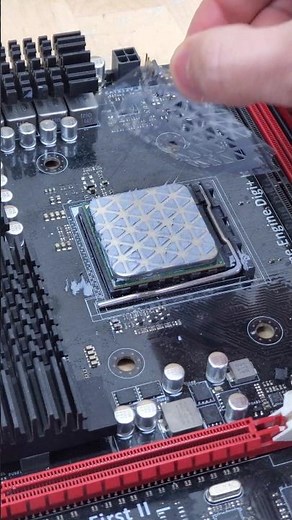 The secret to intricate thermal paste patterns