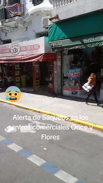 #saqueos #CABA Tengan cuidado, si transitan por la zona , la gente se pone violenta
