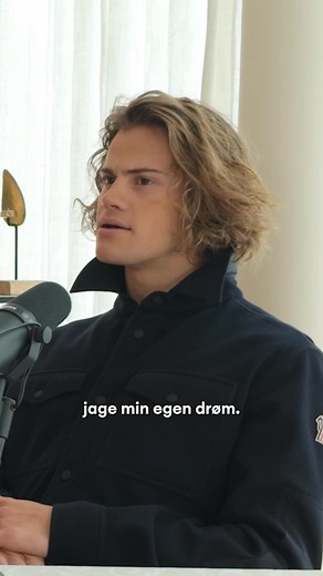 Som ivrig skikjører husker jeg godt sjokket for to år siden da Lucas Pinheiro Braathen kunngjorde at han ville legge opp. Lucas hadde mistet skigleden. Heldigvis tok det ikke lang tid før han var tilbake, og da jeg traff han i Sölden for noen uker siden virket han full av energi og glede. Vi hadde en god samtale om både medgang og motgang - den kan du høre der du lytter til podkast🎧 | Ole Robert Reitan