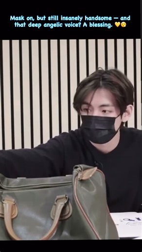 Peck How on Instagram: "🌲…… Taehyung, our golden connoisseur, doesn’t just talk brands like a pro — this 2022 footage of him designing his own bag proves it. And with fans noting that Saffiano leather is top-tier and ultra-durable, it’s clear he really knows his stuff. 👜💜✨🔥 TIRTIR AMBASSADOR TAEHYUNG V FACE OF TIRTIR YOUR SHADE, OUR STANDARD 💚APOBANGPO,💜BORAHAE FOREVER WITH KIM TAEHYUNG 🐻please support Taehyung in every platforms @thv 金泰亨/김태형 #TaehyungxTIRTIR #TaehyungxYunth #TaehyungxCar