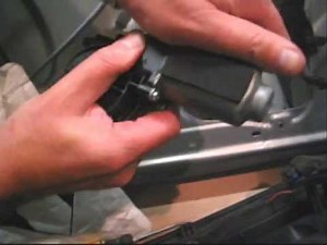 Renault Megane 2 / Scenic 2 - Removing the door card to fix Renault window regulator