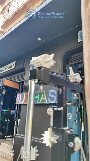 EL VECTOR 15 DE Alienpro TE LO RECOMIENDA EL ING. BUMPER 😎 Llega el Alienpro Vector 15, un sistema lineal que combina potencia, diseño y tecnología profesional. 🔊 450 W RMS reales 🎶 Bluetooth, entradas XLR y ¼” 💪 Construcción sólida en MDF de alta densidad Perfecto para eventos, conferencias y presentaciones, con garantía y respaldo directo de Alienpro 🤝 Visítanos en López Cotilla #160 , Zona Centro de Guadalajara. 📌 También contamos con envío a todo México. 🚚📦 Envíanos un mensaje y un a