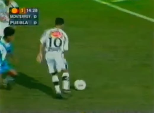 67K views · 609 reactions | Escuchen el Tec, otros tiempos, otra connotación de lo que se trataba la rivalidad en la afición, No se si mejor o no a la actual, pero si distinta. ¿Es Juan Ramón el que da el marcador de tigres en el sonido local en el gol de Claudio durante el partido Monterrey contra Puebla? | CFMHistoria | Facebook