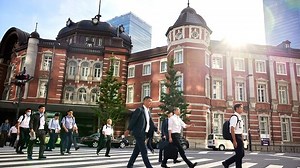 Japan Wage Gains Beat Consensus, Supporting BOJ Rate Hike Bets