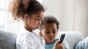 How to Help Your Kids Find Their Address In an Emergency