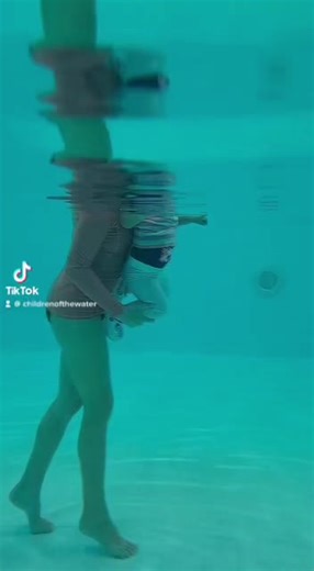 Nadia 18 months old, in her Self Rescue session in Dubai. Self Rescue saves lives.#selfrescue #watersafety #dubai