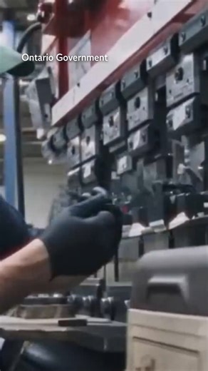 President Donald Trump has announced trade talks with Canada will cease following an advert critical of tariffs he has imposed on the country. The advert funded by Ontario’s provincial government quoted former US President Ronald Reagan, a conservative icon, who once warned that tariffs “hurt every American.” President Trump hit back on social media on Thursday (23 October), branding the advert “FAKE” and “egregious” and announcing that trade talks were “HEREBY TERMINATED.” #trump #reagan #tarif