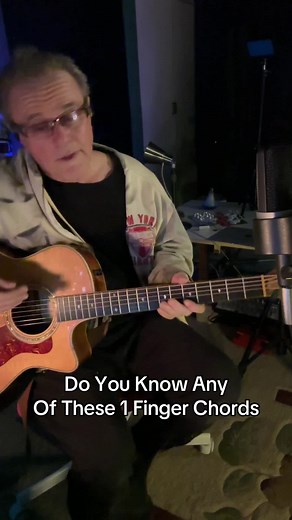 Master One Finger Chords for Easy Guitar Playing