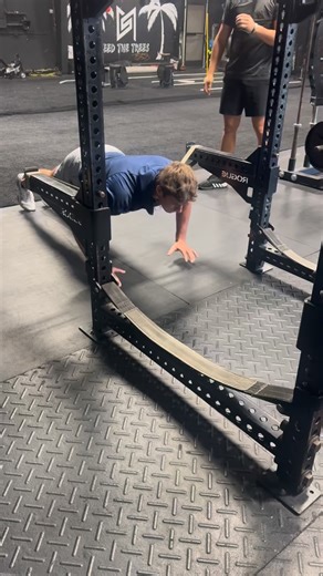 Here’s an upper body training session with @brody_donay Honest work | Summers Method