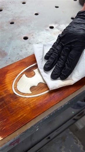 5-Minute Crafts on Instagram: "Turning molten aluminum into superhero-worthy art… Bruce Wayne approved 🦇 #diyinspo #creativeideas #metalcasting"