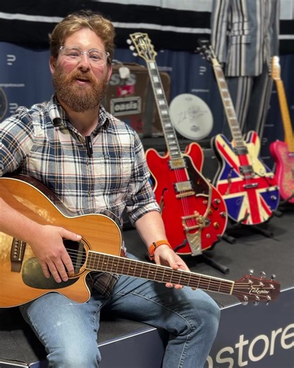 Oasis fans, this is the auction you’ve been waiting for  ✨...