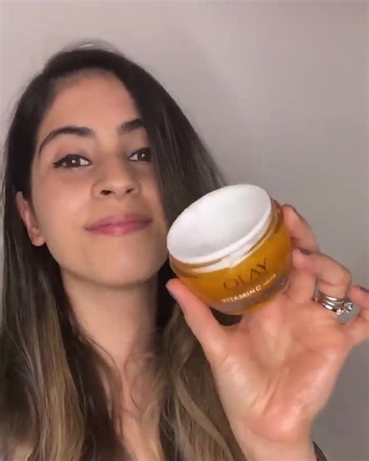 🍊✨Reveal Your Radiant Glow with 𝐎𝐋𝐀𝐘 𝐑𝐞𝐠𝐞𝐧𝐞𝐫𝐢𝐬𝐭 𝐕𝐢𝐭𝐚𝐦𝐢𝐧 𝐂 𝐀𝐡𝐚 24 𝐃𝐚𝐲 𝐆𝐞𝐥 𝐂𝐫𝐞𝐚𝐦 ✨🌞 🔑 Packed with Vitamin C, AHA, and Niacinamide. ✨️ Ensures visibly brighter skin in just 1 day and a remarkably even skin tone within 14 days. 💦 Instant gives hydration and stay long 24-hours. 🔬Dermatologist Tested 𝐈𝐦𝐩𝐨𝐫𝐭𝐞𝐝 𝐟𝐫𝐨𝐦 𝐔𝐊 🇬🇧 🛒 Shop now : m.me/InstaGlow.bd | INSTA GLOW