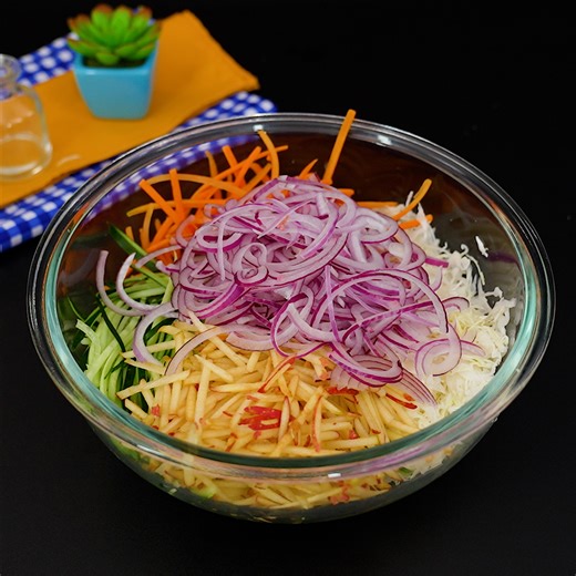 Easier than you might think. Great recipe for a simple, quick and delicious salad! | Yummy Recipes