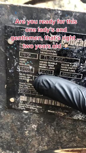 Still to date my most loved video of TikTok .. and yes 2 years later it’s back in in a none running condition 🤦🏻‍♂️😜🤟🏻👍🏻#onthisday #bobcat_bob #bobcat #skidsteer #telehandler #diggertok #farmtok #farming #uk #bobcatsoftiktok #fyp #foryoupage #fypp #foryou #fy #fypシ゚ #fypviralシ #viral #worklife #whatido #construction #demolition #excavation #poultry #poultryfarming #hashtag #nohashtag #youvefuckedthat #justforfun #justforlaughs #joinme #funny