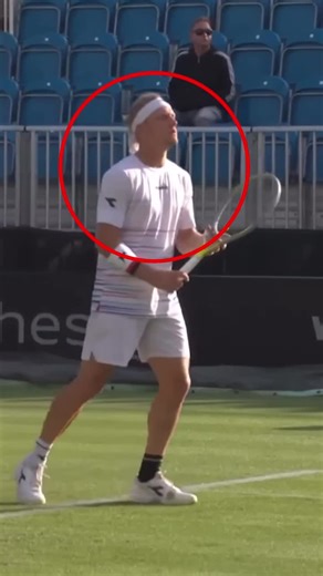 Should you get a warning for tanking? Let me know your thoughts in the comments! #tennis #tennismatch #tennisracket