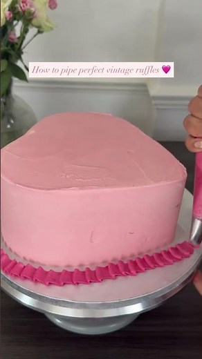 How to Pipe Perfect Vintage Ruffles | Cake Decorating Tutorial 🍰✨