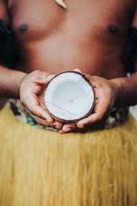 12K views · 751 reactions | Follow along with our local expert as he shows the traditional method of making coconut oil in Fiji. Don't miss out on this authentic cultural experience! Visit our Fiji village and witness this amazing process firsthand. Bula! #polynesianculturacenter #bula #fiji #bulavinaka #coconut #coconutoil #tutorial | Polynesian Cultural Center | Facebook