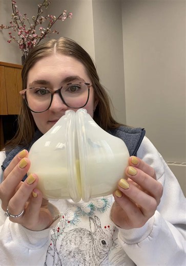 Breastfeeding Tips for Pumping Moms at Work